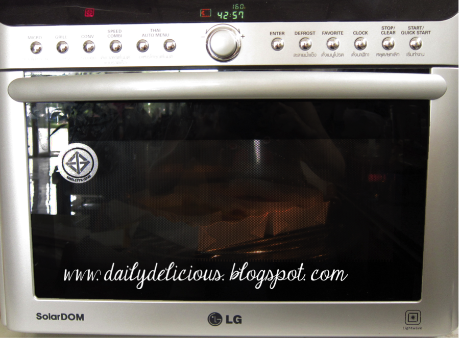 dailydelicious thai: Happy Cooking with LG SolarDom: Raspberry Brownies