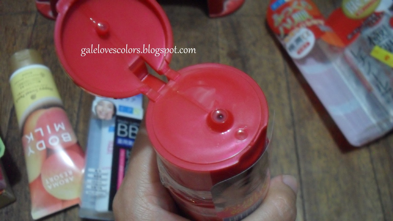 Gale Loves Colors: Review: Hada Labo Gokujyun (Red) Lotion