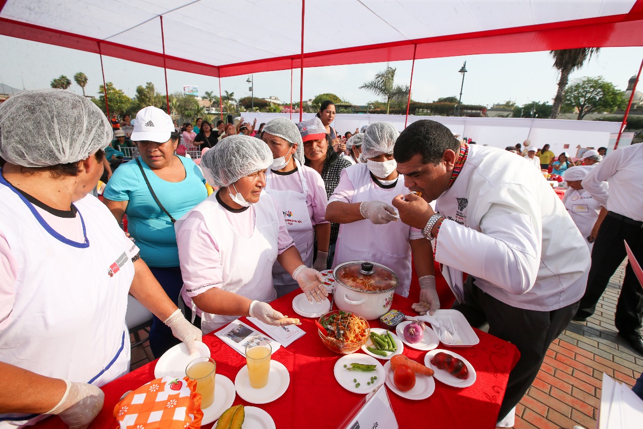 "Group 10 Noticías-Huancayo": Comedores populares son reconocidos por ...