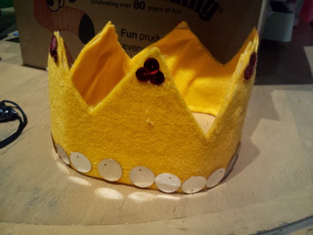 Stephanie's Projects: Easy Crown