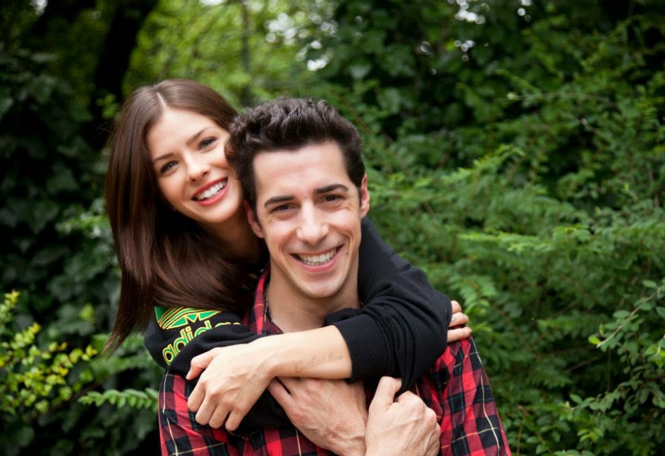 Millas de palabras: Próximamente en cines: Abzurdah