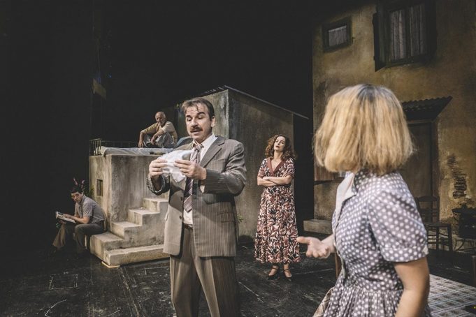 "Η ΑΥΛΗ ΤΩΝ ΘΑΥΜΑΤΩΝ" του Ιάκωβου Καμπανέλλη