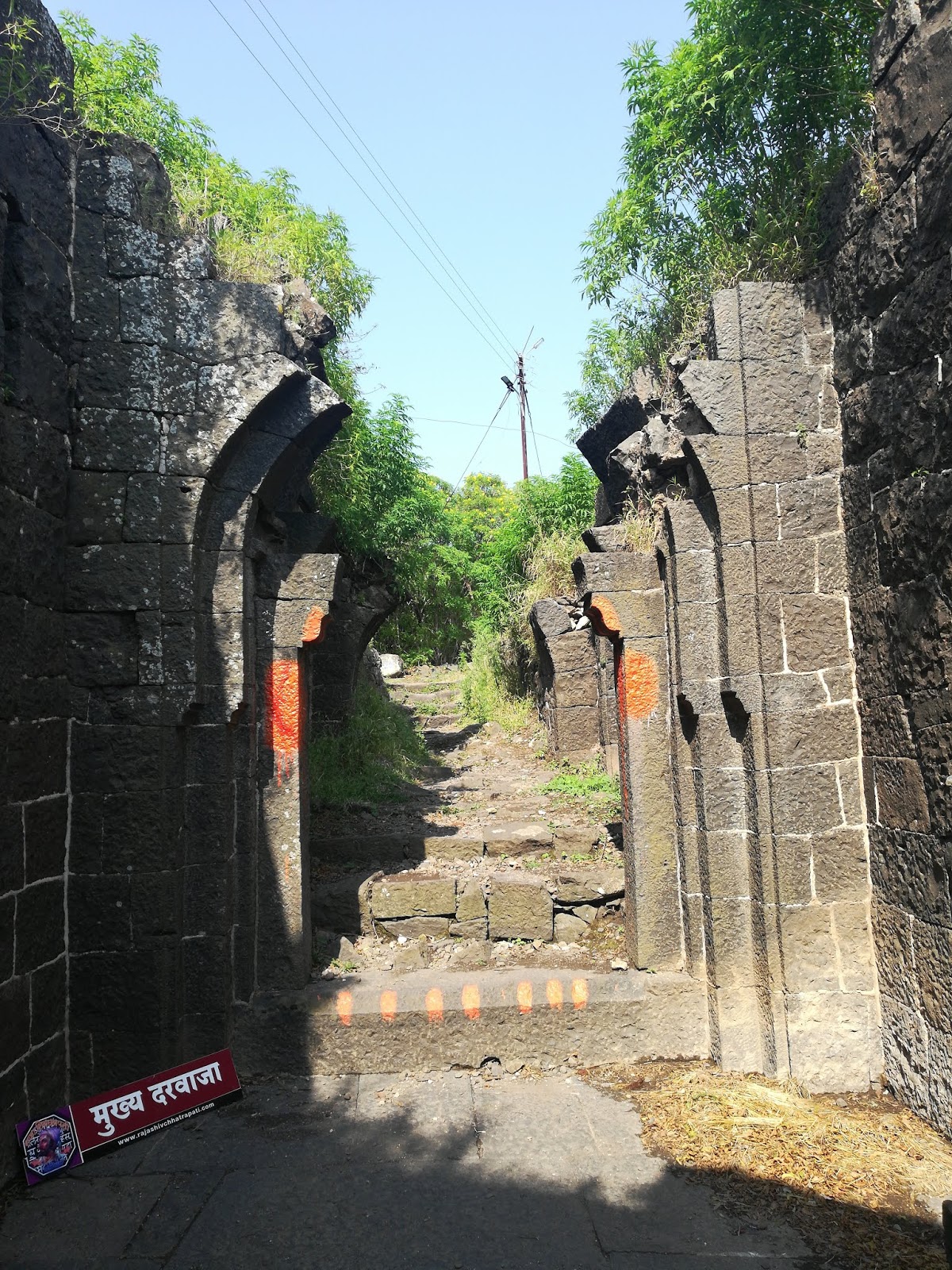 डोंगर भाऊ ( Dongar Bhau ): माणदेशातले किल्ले (भाग - १) Vardhangad ...