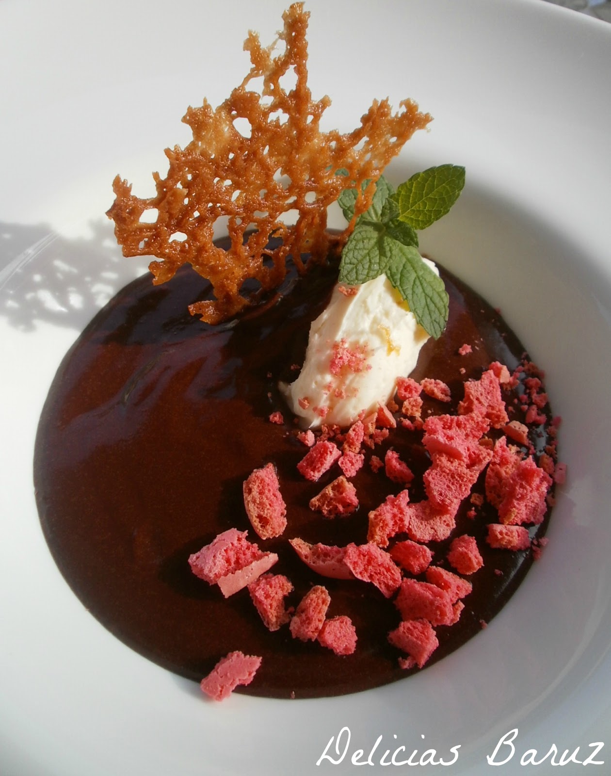 Delicias baruz: SOPA DE CHOCOLATE PICANTE CON CRUJIENTE DE JENGIBRE