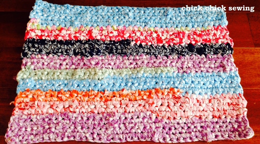 chick chick sewing: How I made the Crochet Rag Rug (tutorial) 裂き編みマット作り方