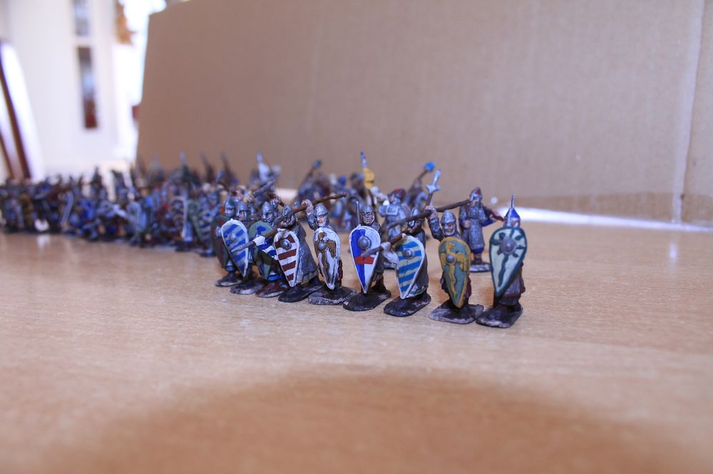 Tom's Miniatures in 1/72: Strelets M001+M039 Normans painted