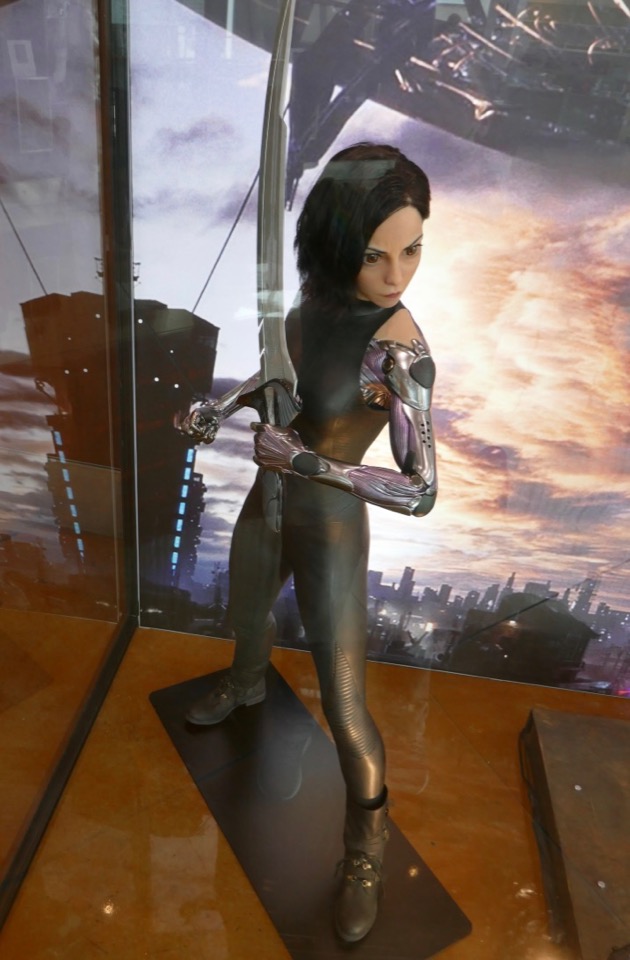 Hollywood Movie Costumes and Props: Alita: Battle Angel movie costume ...