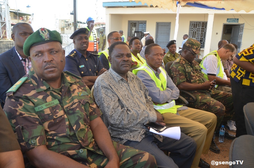 VIDEO;- SHUHUDIA MZIGO WA KWANZA KUSAFIRISHWA KWA TRENI TOKA MWANZA ...