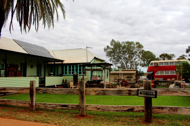 Travelling Around Australia: White Cliffs Outback NSW to Charleville ...