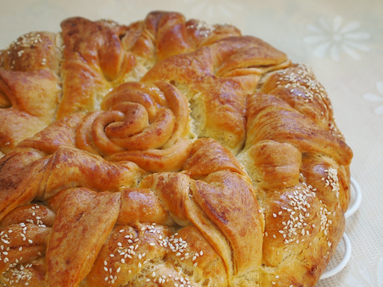 Carmela Biscuit's Spot: Flower Bread