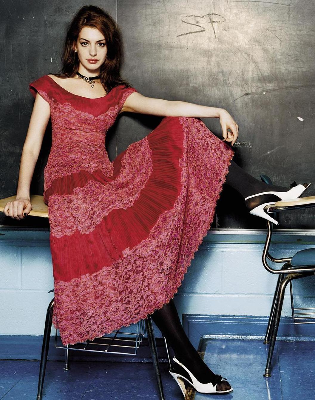 Celebrity Legs and Feet in Tights: Anne Hathaway`s Legs and Feet in ...