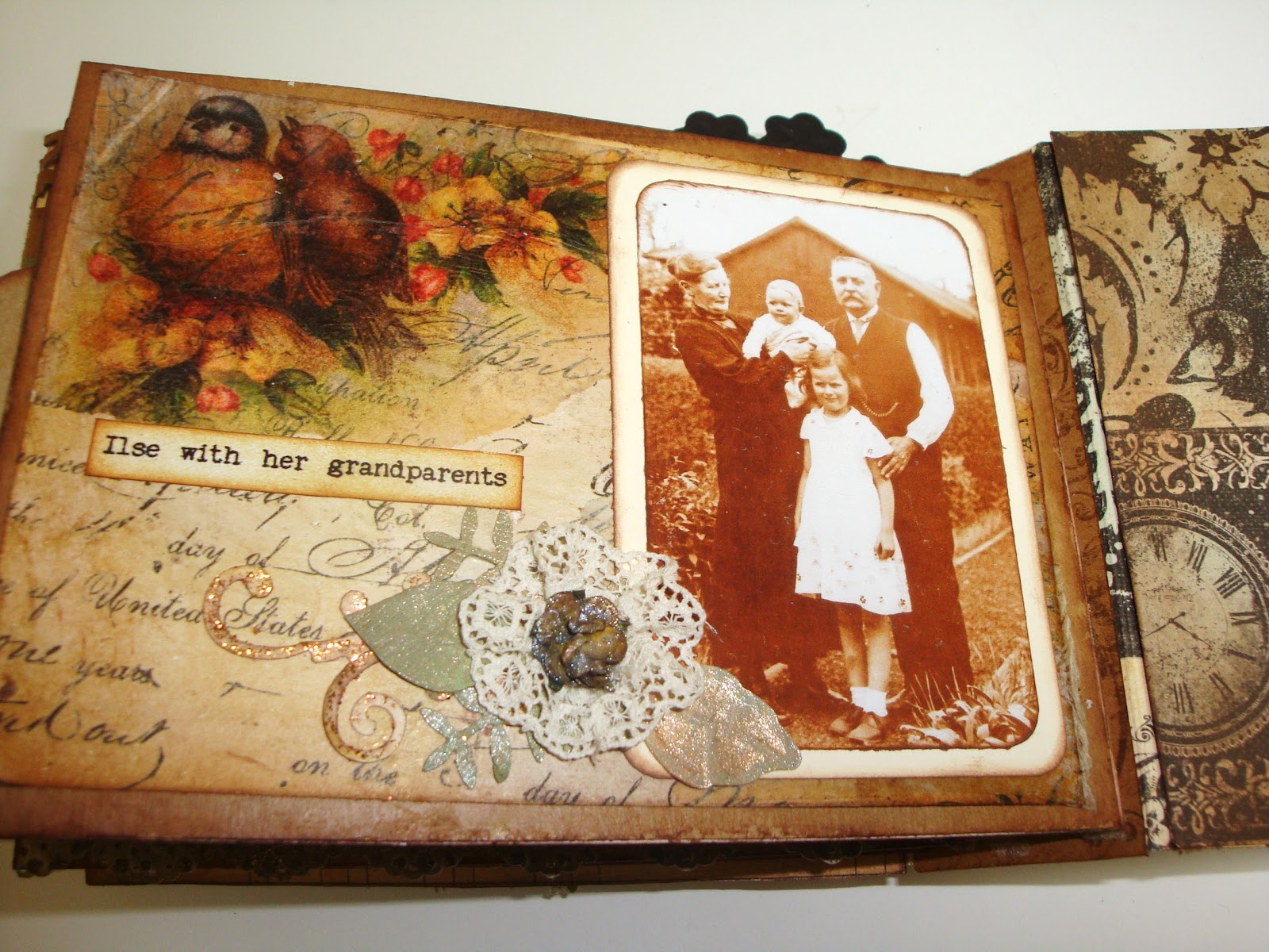 Astrid's Artistic Efforts: Vintage scrapbook mini