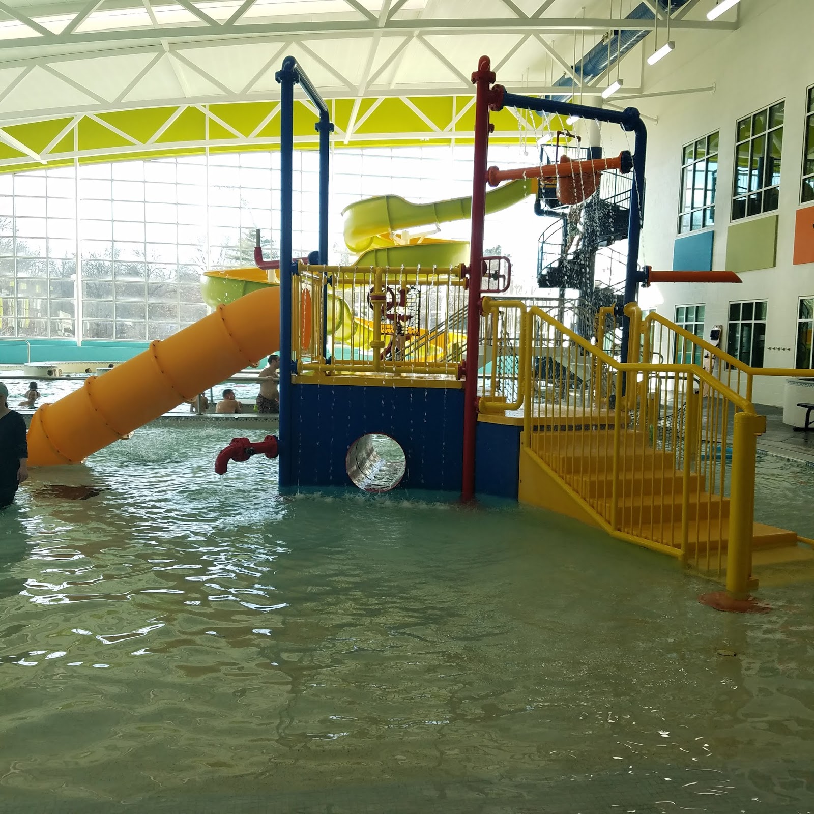 Play St. Louis: Ballwin Pointe Indoor Pool, Ballwin