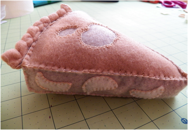 Art Threads: Monday Project - Felt Fruit Pies