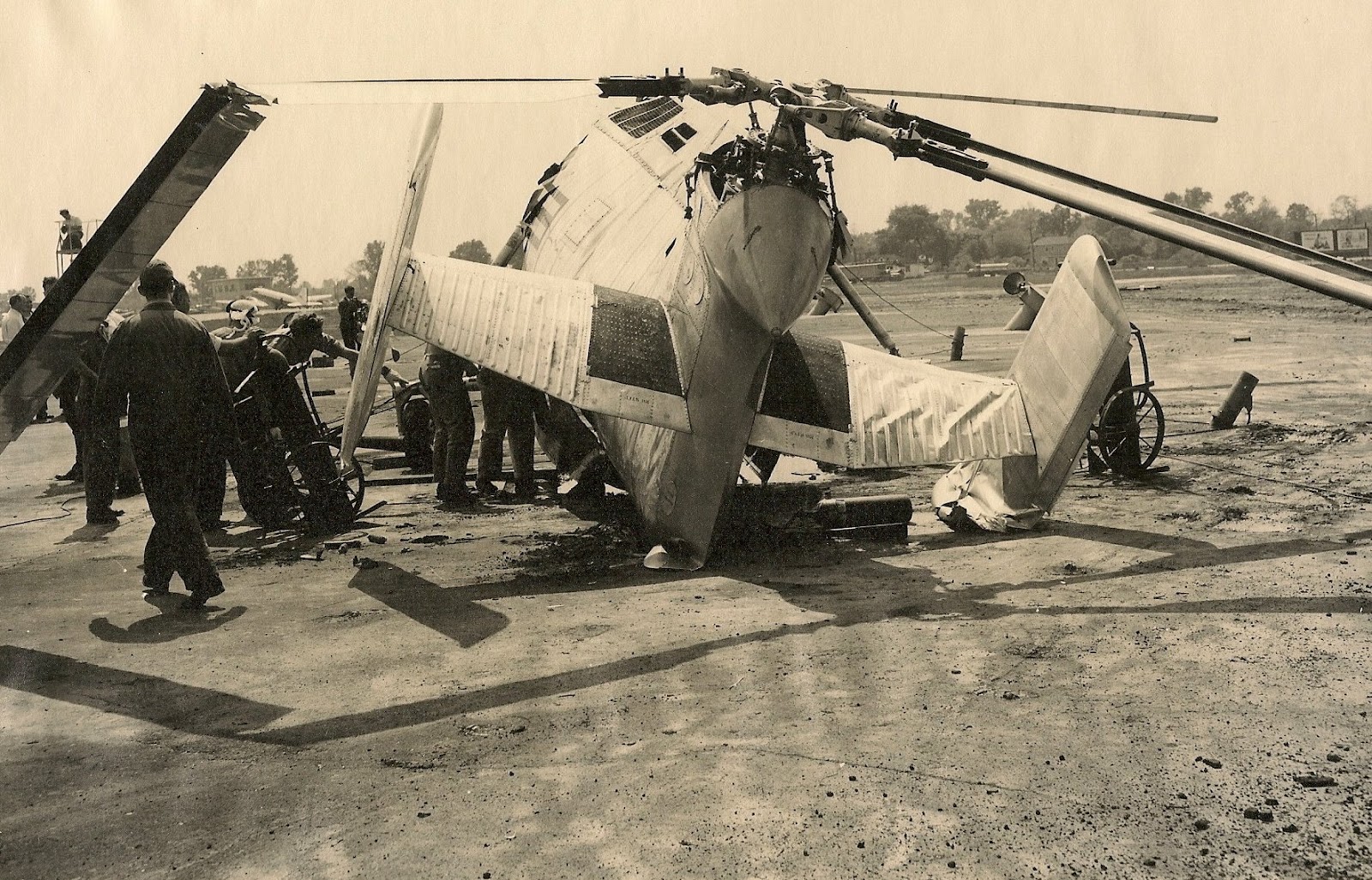 The Early Helicopter Years: 5. GROUND RESONANCE - MECHANICAL INSTABILITY