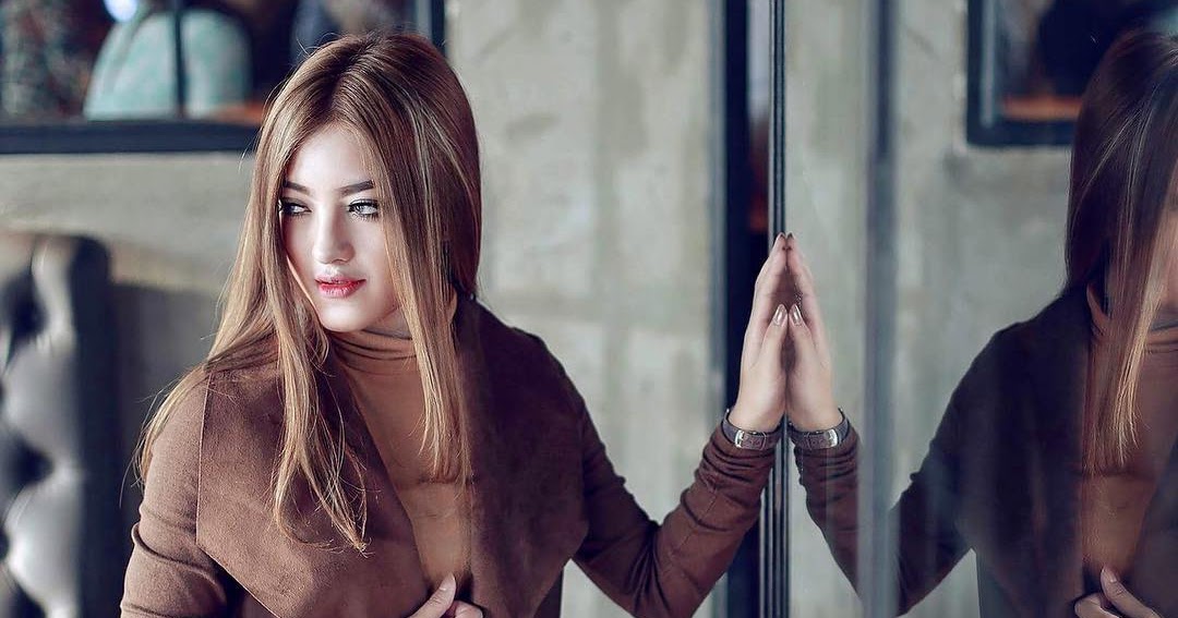 46+ Foto Keren Selebgram