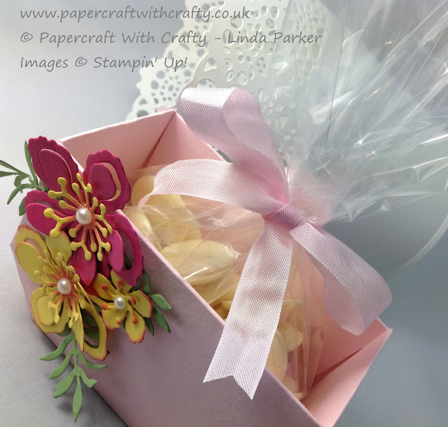 Papercraft With Crafty: Cute Blooms - Cute Box