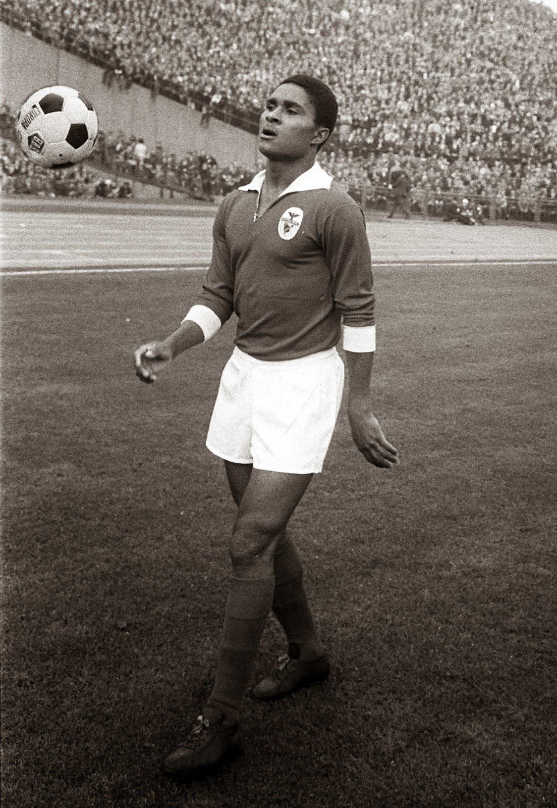 The Sports Cast : Adieu Eusebio. Soccer Legend Dies at 71.