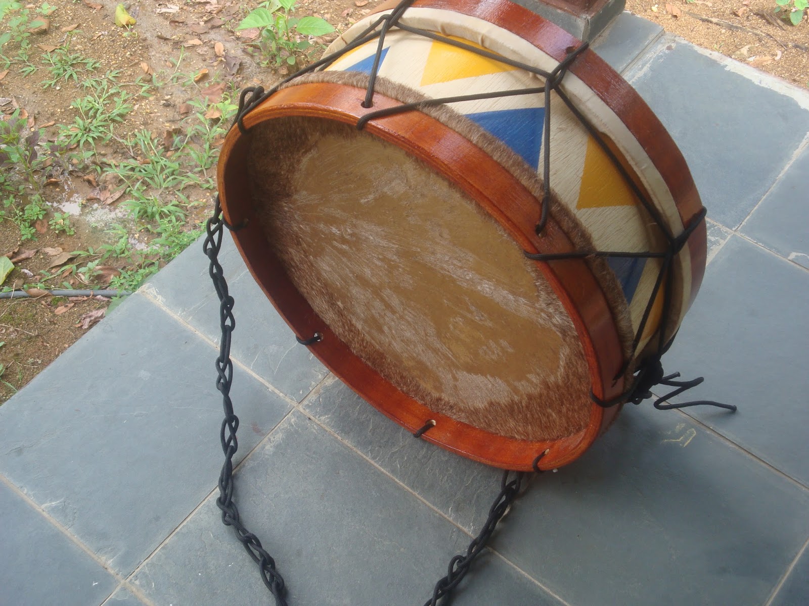 Morre Congo, nasce Congo - Instrumentos Musicais: Zabumbas