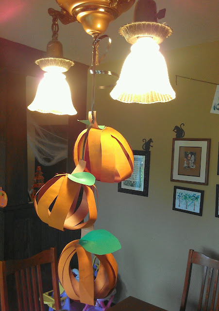 Raising Quinns: 3D Paper Pumpkin Mobile