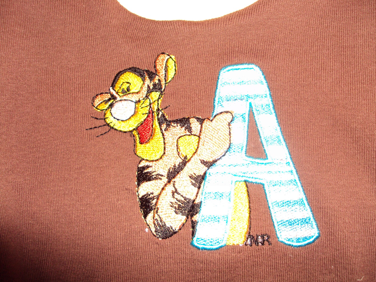 P's thrifty sewing, cooking, chicken keeping blog: Tigger top for DGD