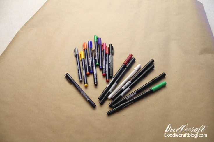 Hand Lettering Merry Christmas on Kraft Paper: Creative Gift Wrapping!