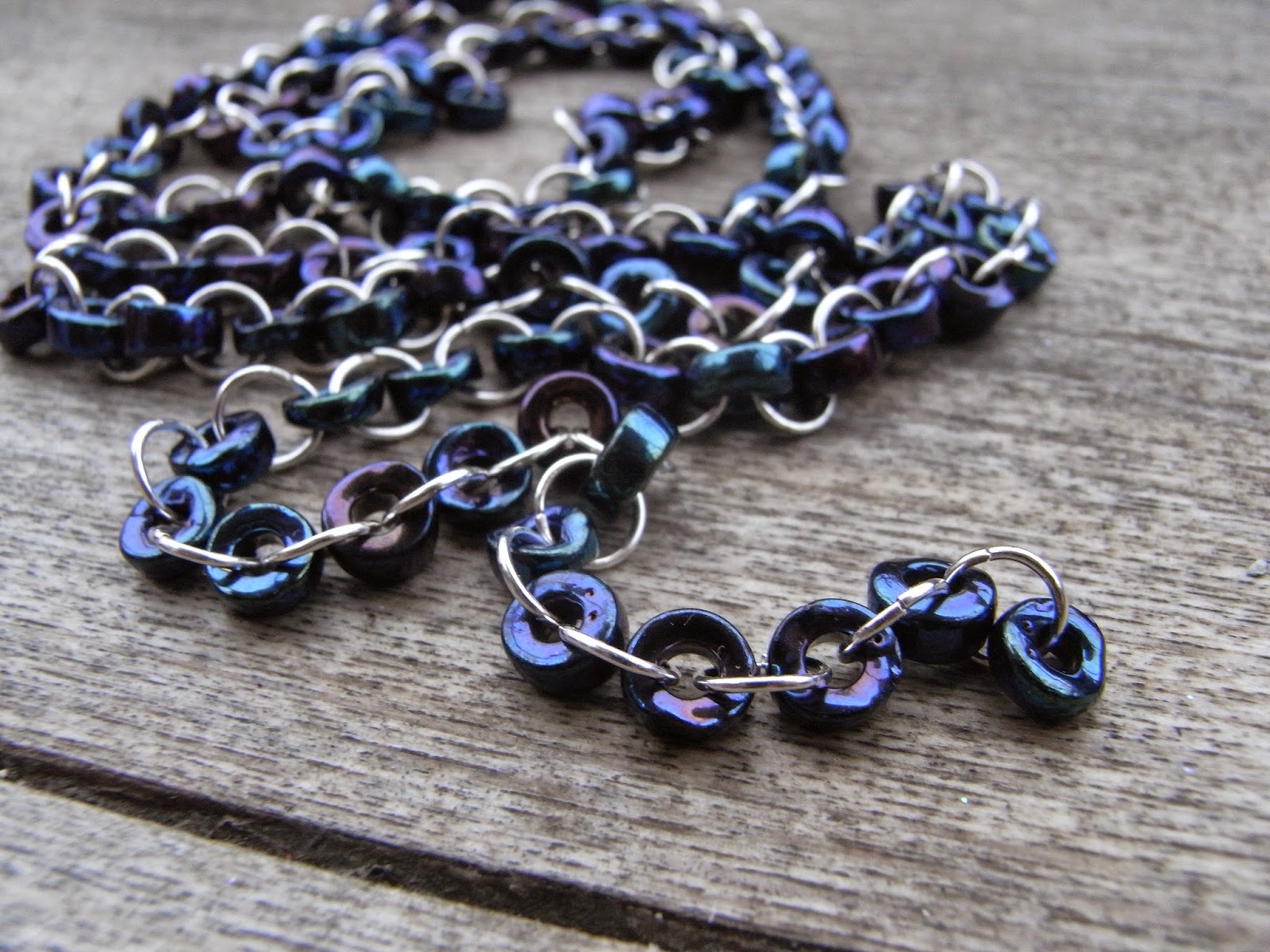 saraccino: Chain ideas - Playing with material