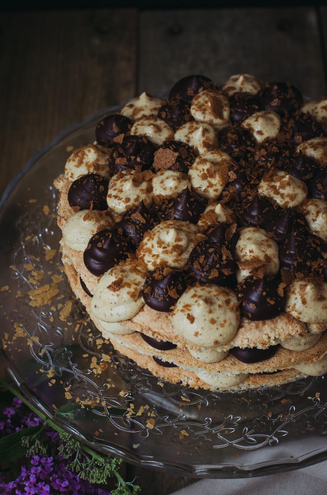 Dacquoise chocolat praliné façon layer cake - Cerise et Praline