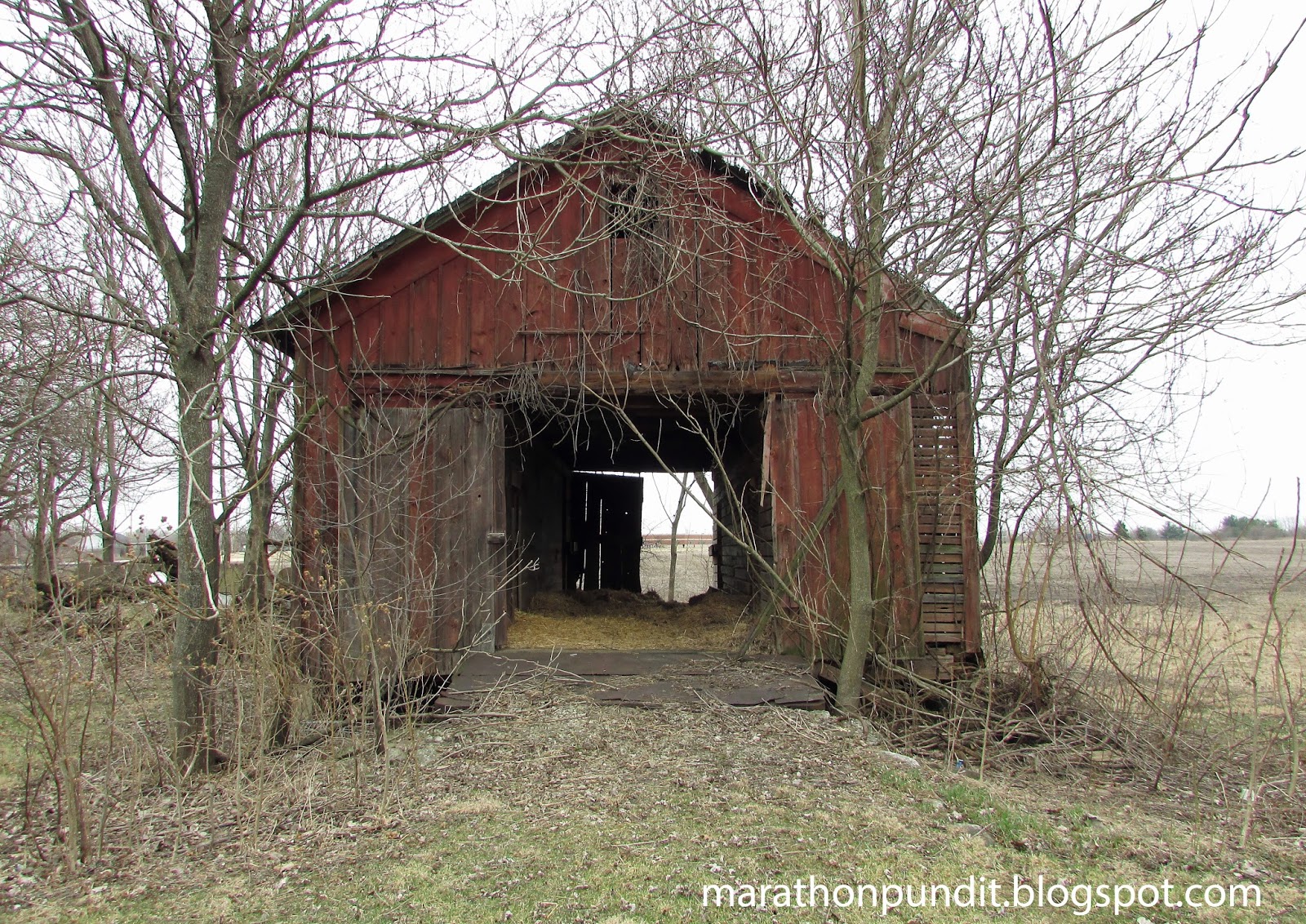 Marathon Pundit: (Photos) Abandoned farm buildings near Orland Park