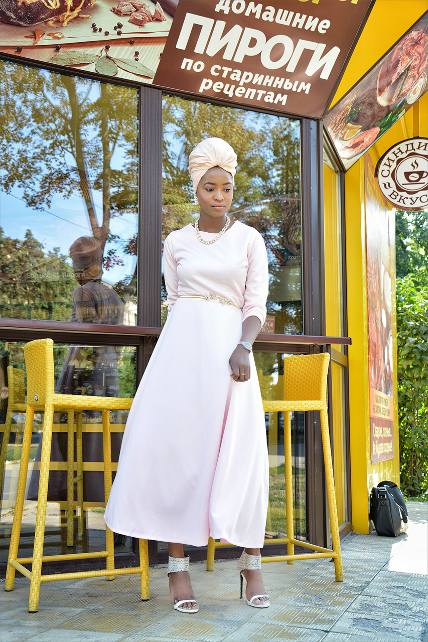 DIMPLEKHADI: STYLING A BLUSH-COLORED DRESS