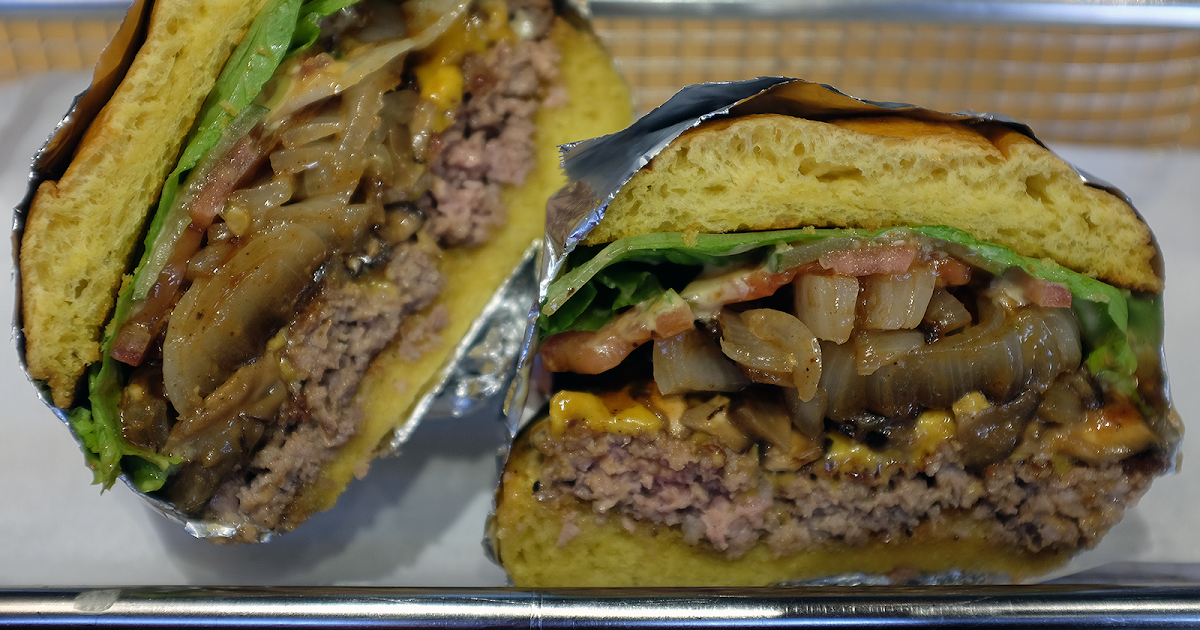 Neil Writes About Burger Geek Molito Alabang! | What Neil Writes About