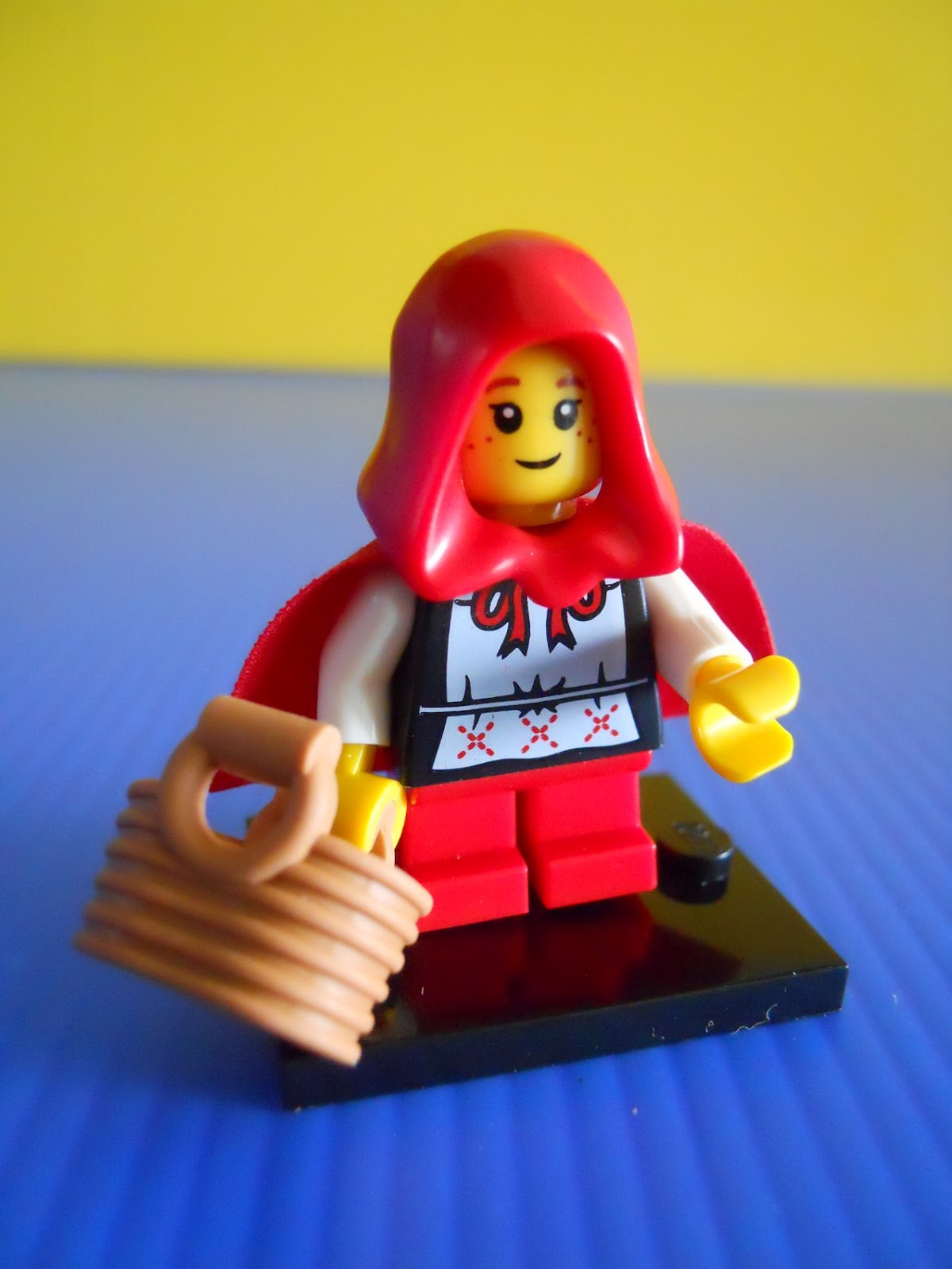 Dexters Diecasts (DexDC): Lego Mini Figures Series 7 ~ Little Red ...