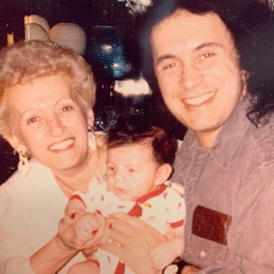 KISS LA BANDA MÀS CALIENTE DEL MUNDO: FALLECIÓ MADRE DE GENE SIMMONS