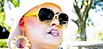 DANDO A LOUCA NA NET: Padre de dia, 'drag queen' de noite