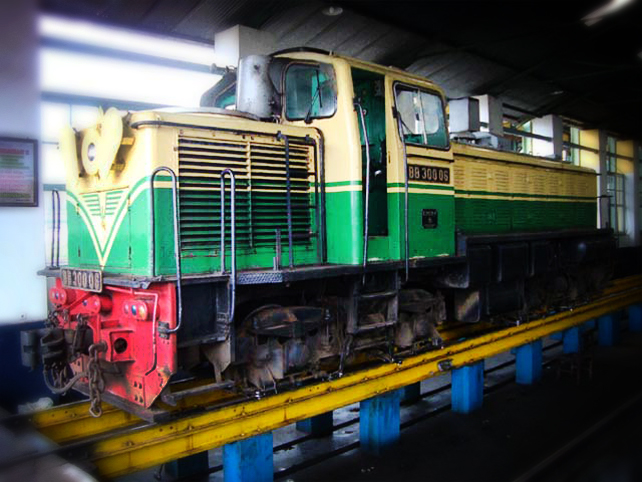 SEJARAH LOKOMOTIF BB 300 DI INDONESIA || LOKOMOTIF INDONESIA SKALA HO ...