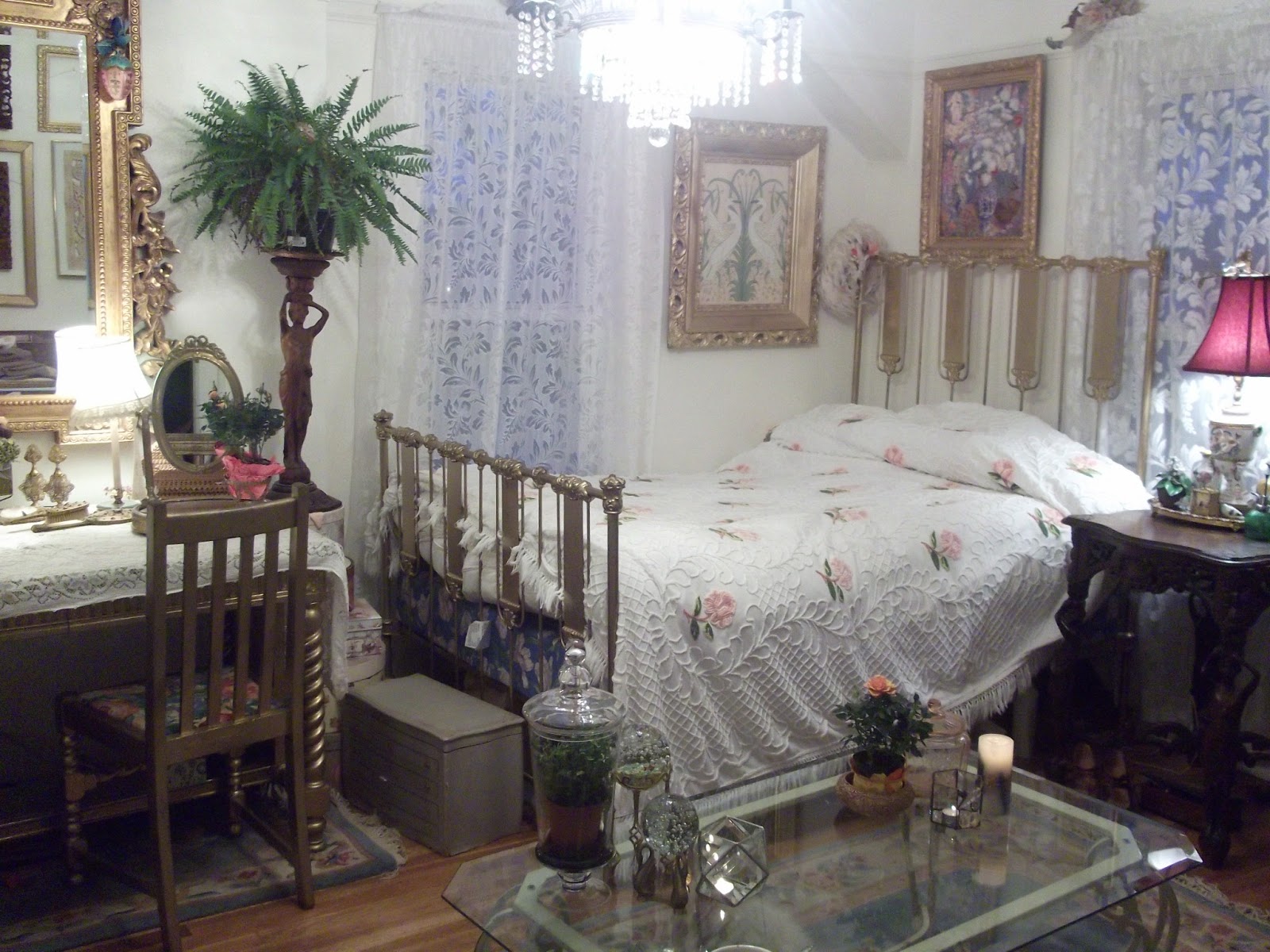 La Belle Helene Detroit: Ma Chambre! My French Bedroom