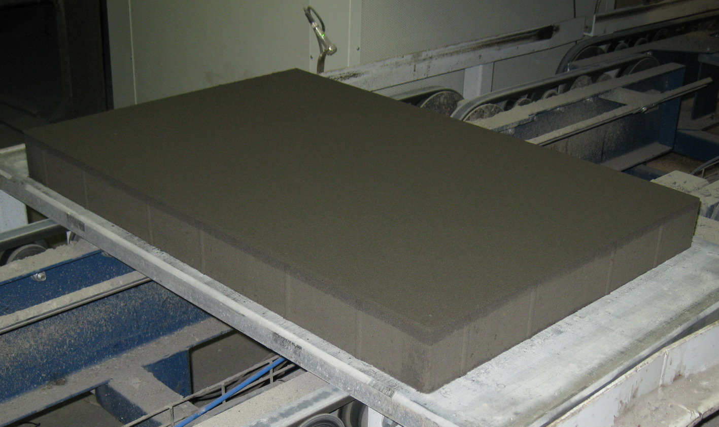 The Precaster: Producing Pavers with Face-Mix