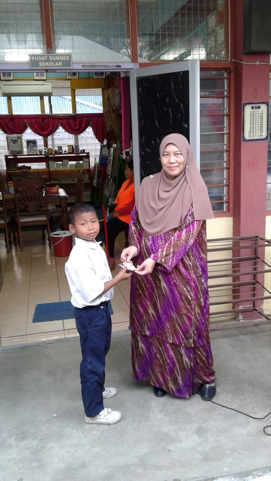 Sekolah Kebangsaan Tun Abdul Razak: Bacaan Pagi 10/3/17 : Kad bulatan ...