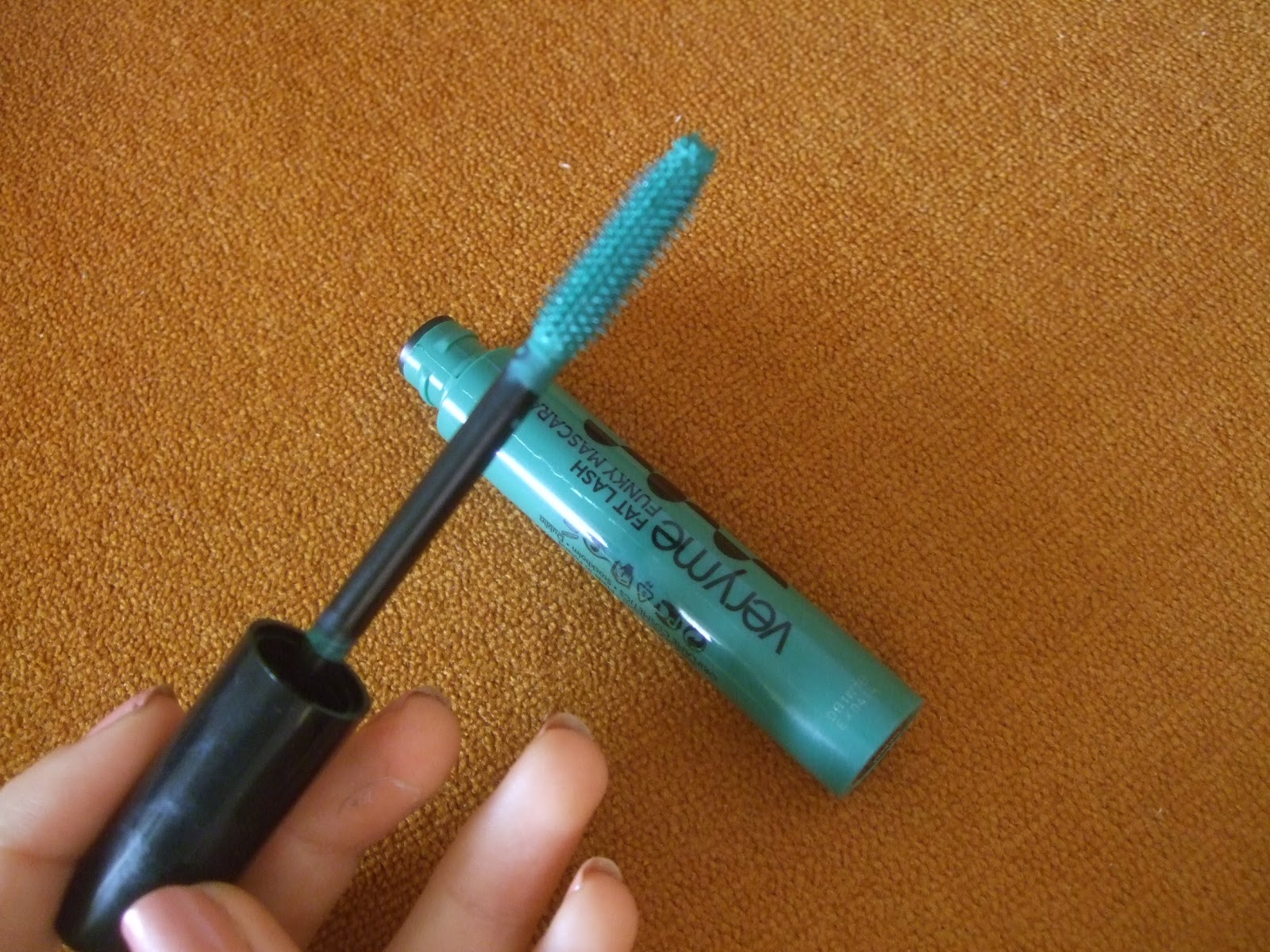 Cherie: rimeluri negre si colorate ORIFLAME si AVON