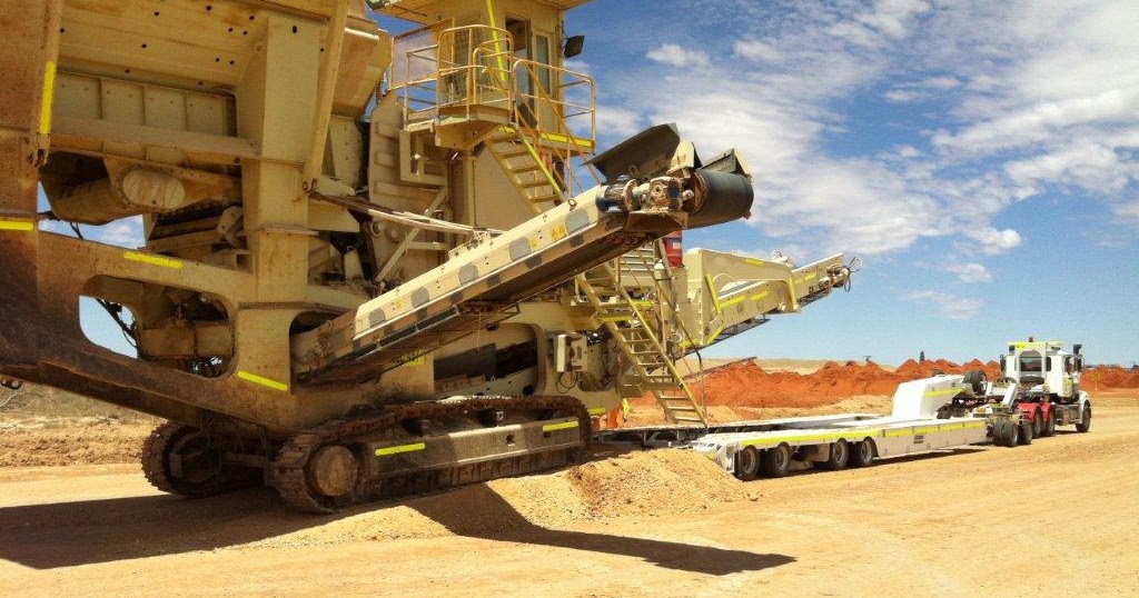 Mining Mayhem: Overloaded Low-Loader