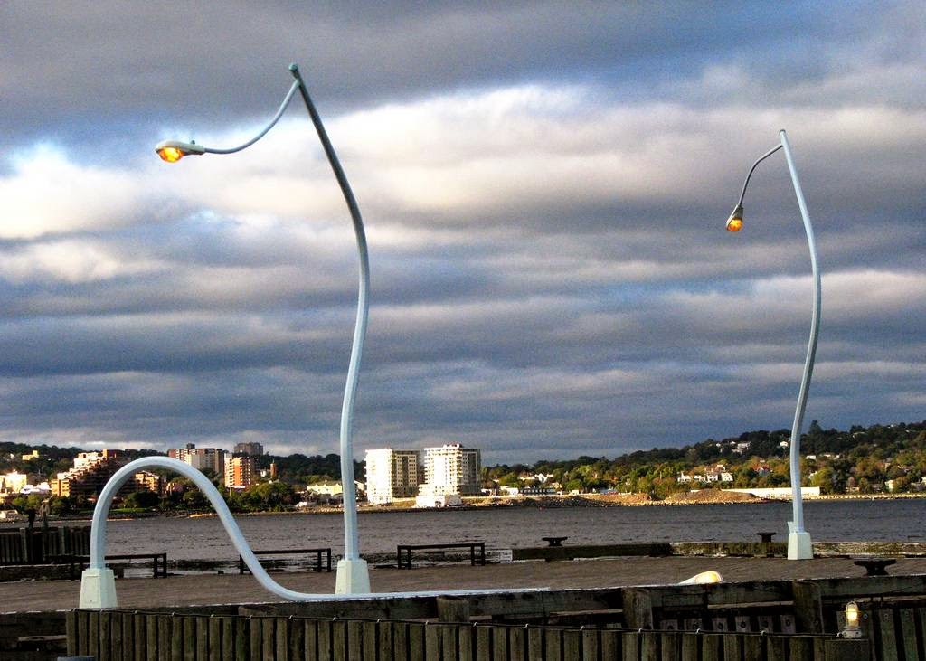 Lighting-Gallery.net - Lighting out & about./Drunk streetlights!