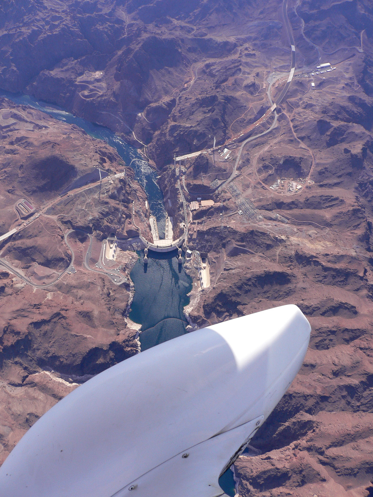 three / point / landing