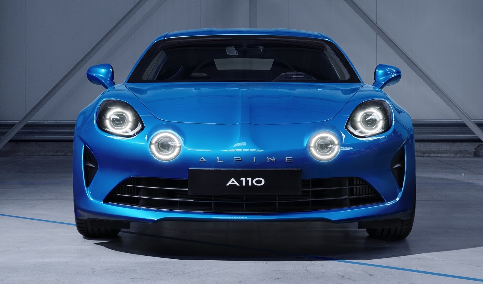 Alpine A110: as especificações do pequeno (e poderoso) esportivo