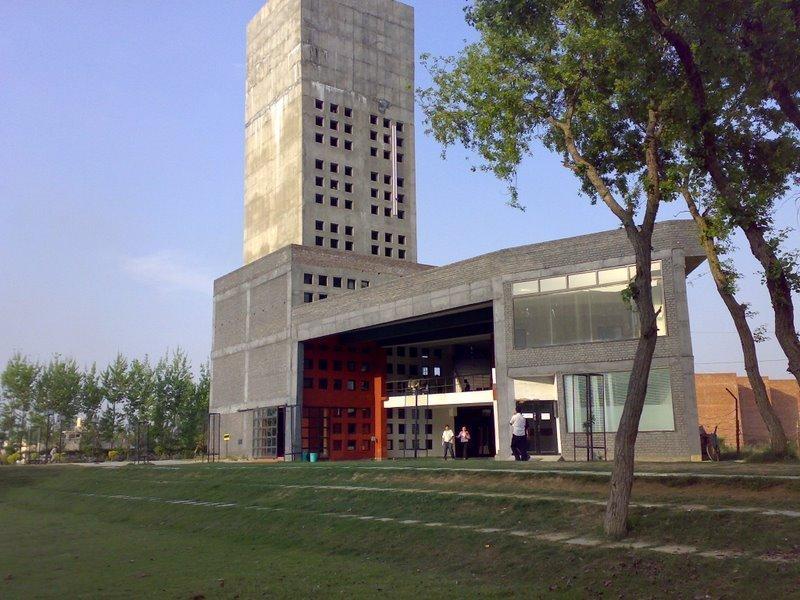 M.TECH(ECE) LPU: lpu campus