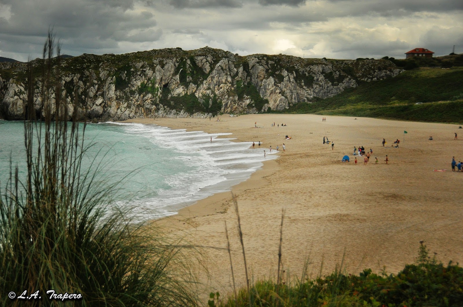 Luis Alberto Trapero: PLAYA DE USGO ( CANTABRIA )