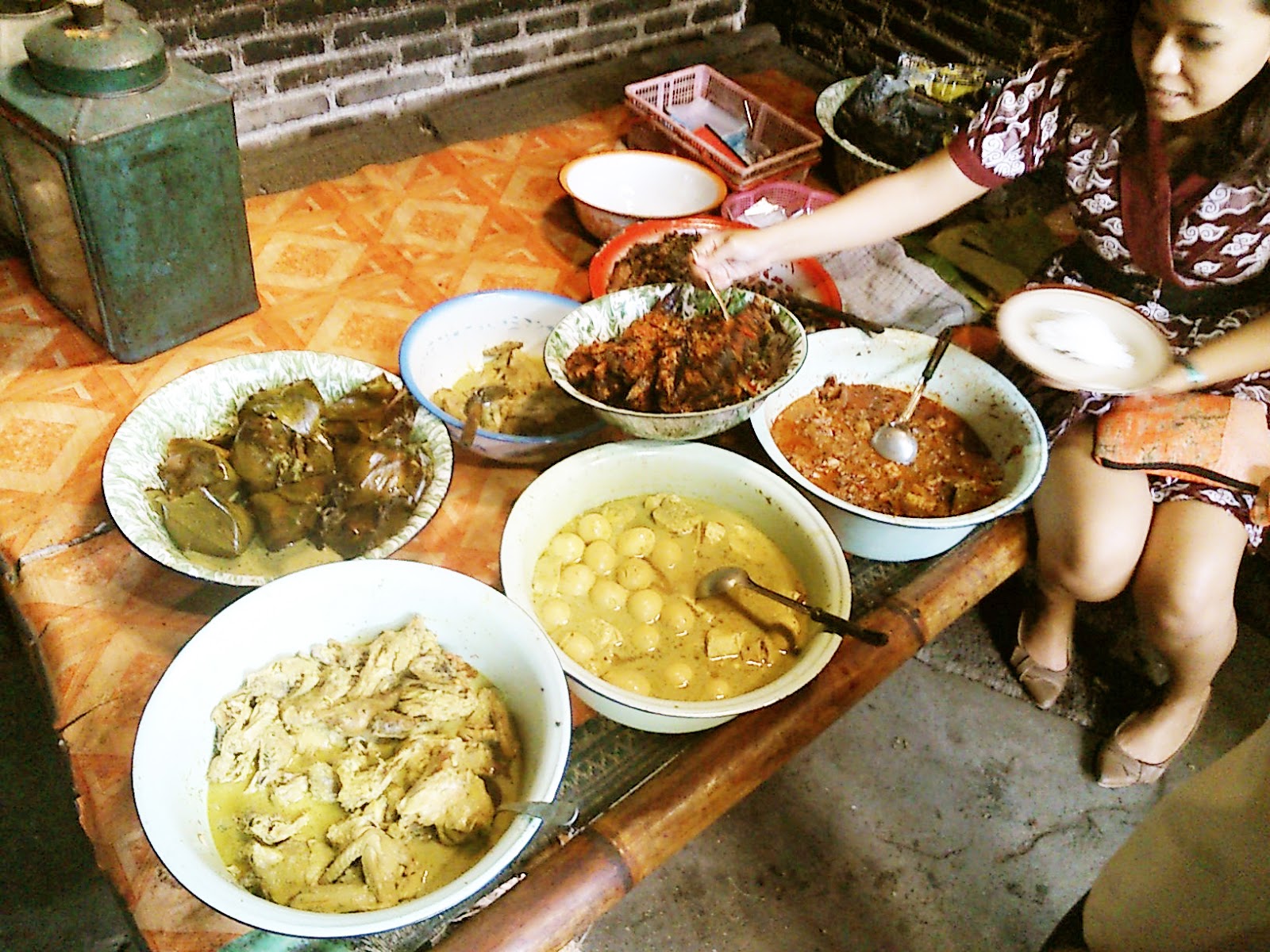 GUDEG PAWON - YOGYAKARTA : Bernostalgia Menikmati Gudeg Di Dapur ...