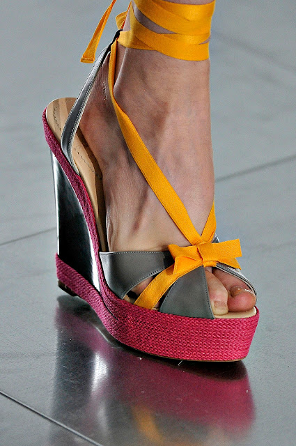 Queen Of Funky DIY: Inspiration: Ribbon Shoes