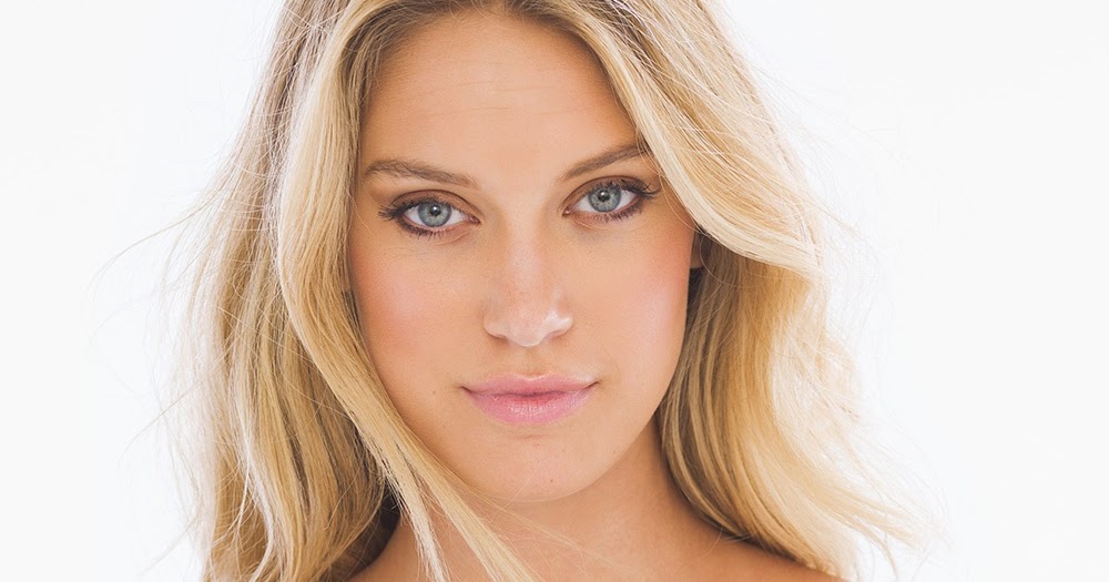 Catalog Cuties: Caroline Lowe, Part 5: Model Squad