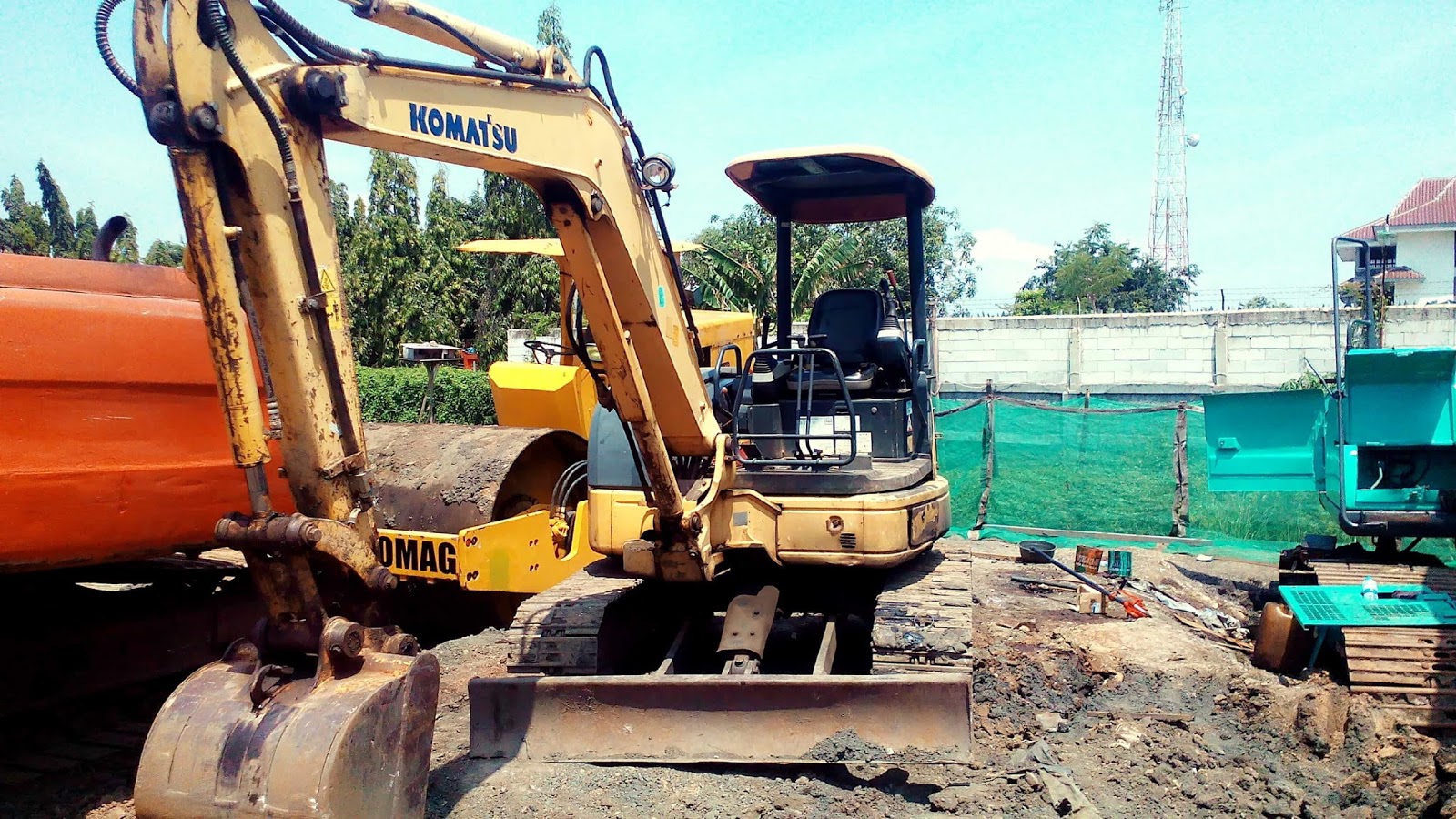 RENTAL ALAT BERAT: Komatsu PC50MR Rental Alat Berat Jakarta