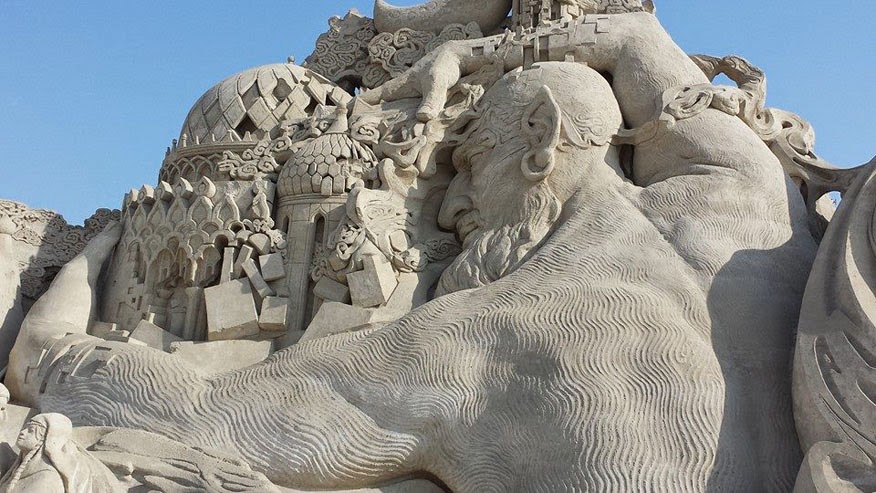 Life in Kuwait Blog: 7 of the weirdest sculpture parks in the World ...